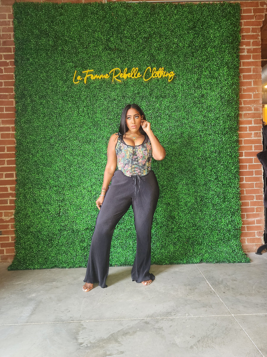 Bodacious Antoinette Corset – La Femme Rebelle Clothing